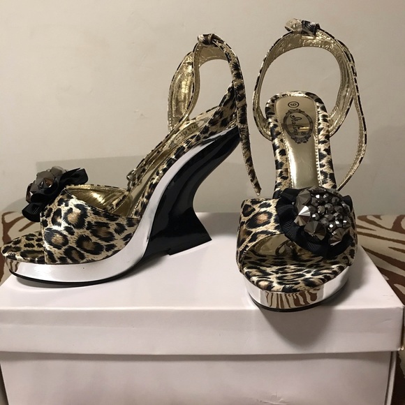 Italina | Shoes | 36 Exotic Leopard Animal Print Platform Wedge Ankle ...